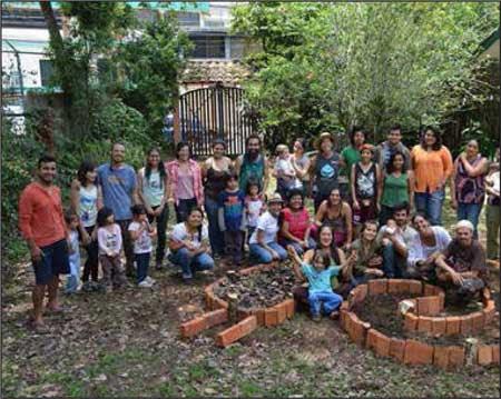 Sembrando comunidad y cosechando aprendizajes. Huertos comunitarios en ...