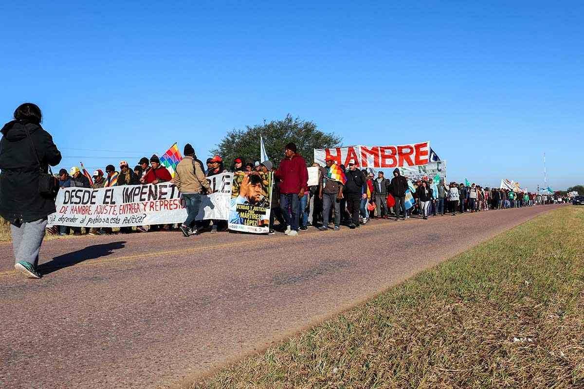 Histórica marcha del Impenetrable chaqueño contra el hambre, por tierra ...
